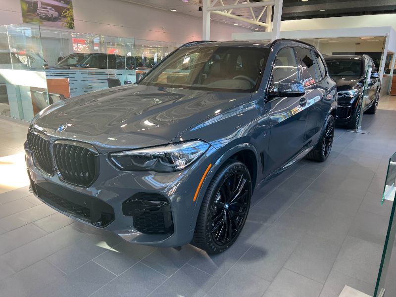 LeaseBusters - 2023 BMW X5 M50i Sports Activity Vehicle