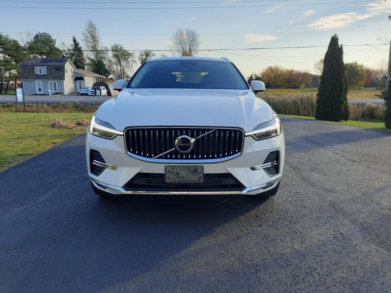 LeaseBusters - 2022 Volvo XC60 Recharge T8 eAWD PHEV Inscription Expression